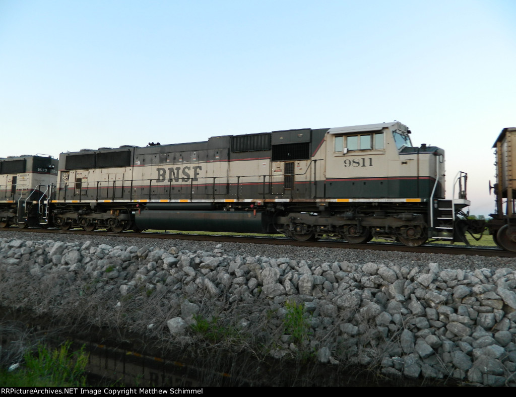 BNSF 9811